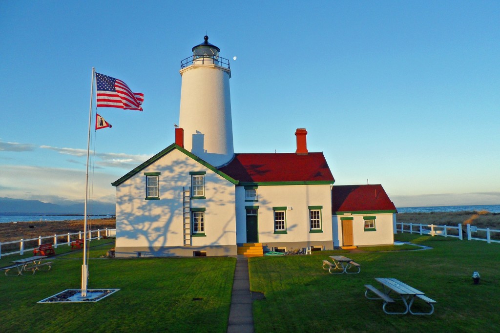 Photo 11 Photo of lighthouse - New Dungeness Light Station